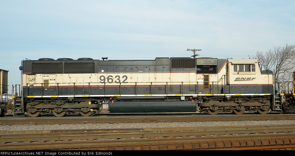 BNSF 9632 SIDE VIEW